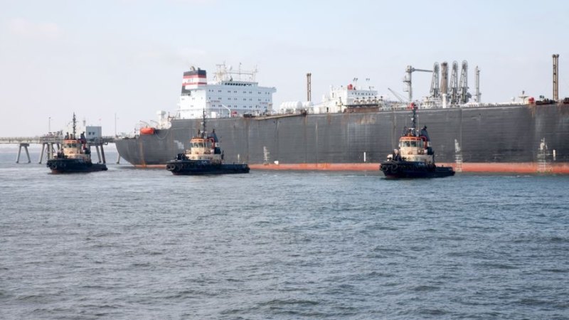 Tug boat strike to shut eastern ports