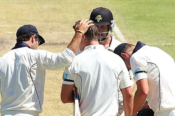 Players rush in after WA batsman Tom Beaton is struck in Sheffield ...