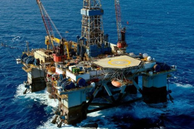 Workers left on rig in path of cyclone