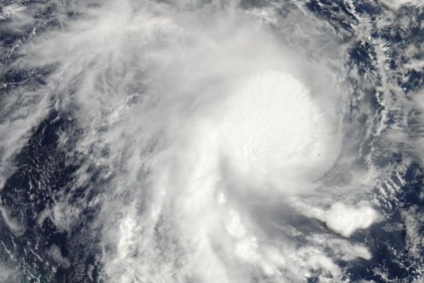 Cyclone Marcia to hit Queensland coast at 10am