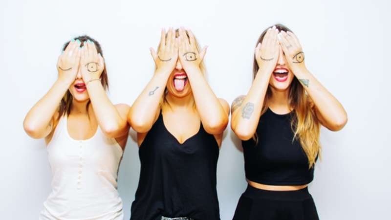 Dear Jess: Should I be worried about my young daughters' 'exclusive' band?