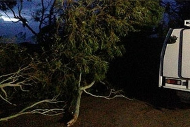 Cyclone Olwyn weakens but destructive winds still hitting coastal WA