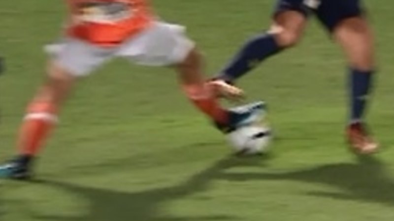 Central Coast Mariners' Wout Brama awaits fate for 'disgusting' tackle ...