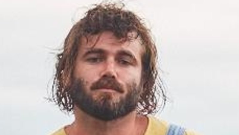 Angus Stone eschews $20,000 smoothie and sushi bills and releases solo ...