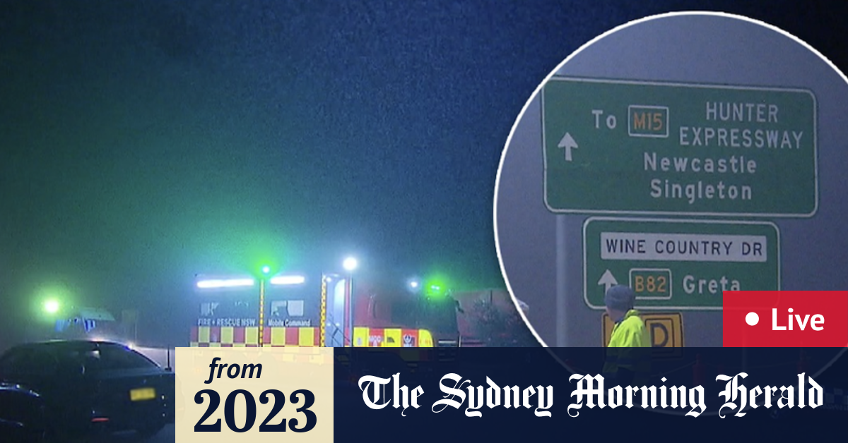 Hunter Valley bus crash updates: Greta collision kills several on Wine ...