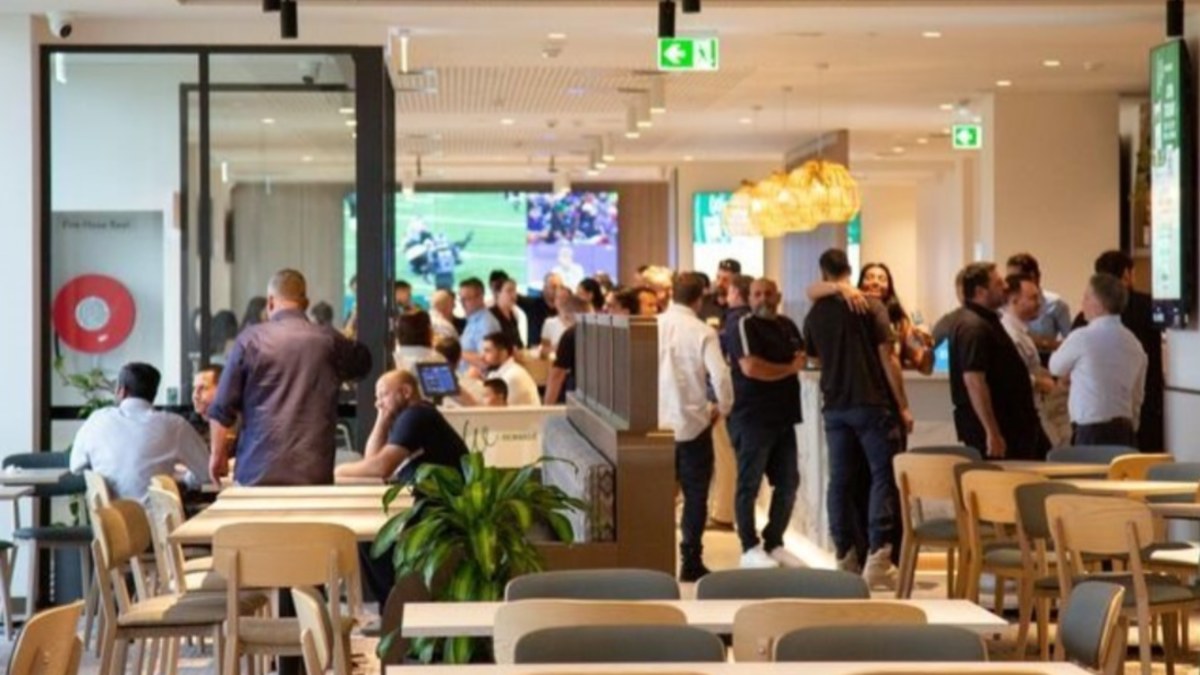 Bowling clubs, RSLs making comeback in Australia amid cost of living ...