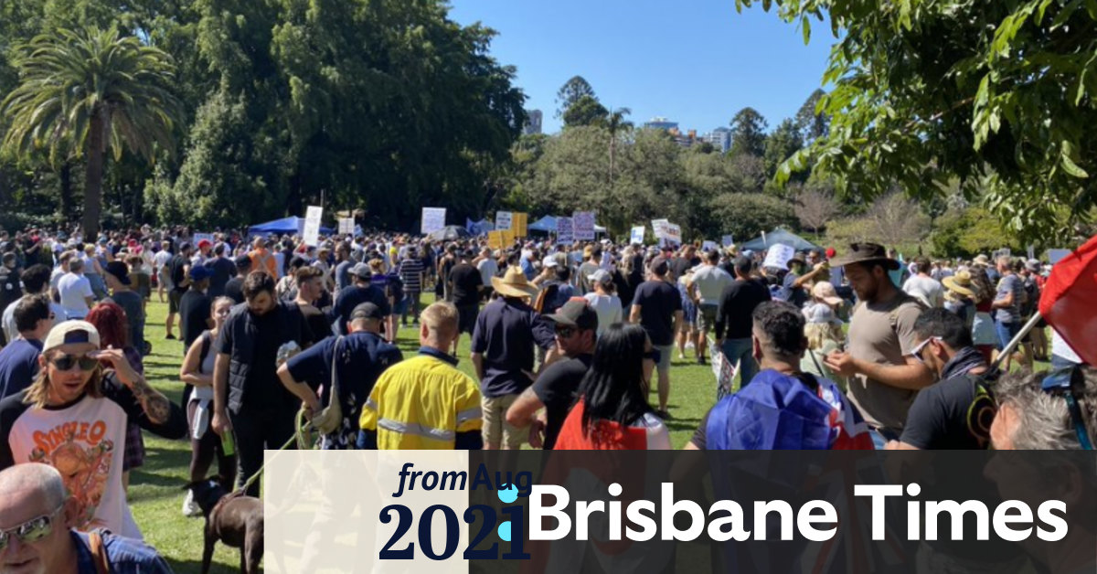 Crowd of thousands protest in Brisbane over COVID-19 lockdowns despite ...