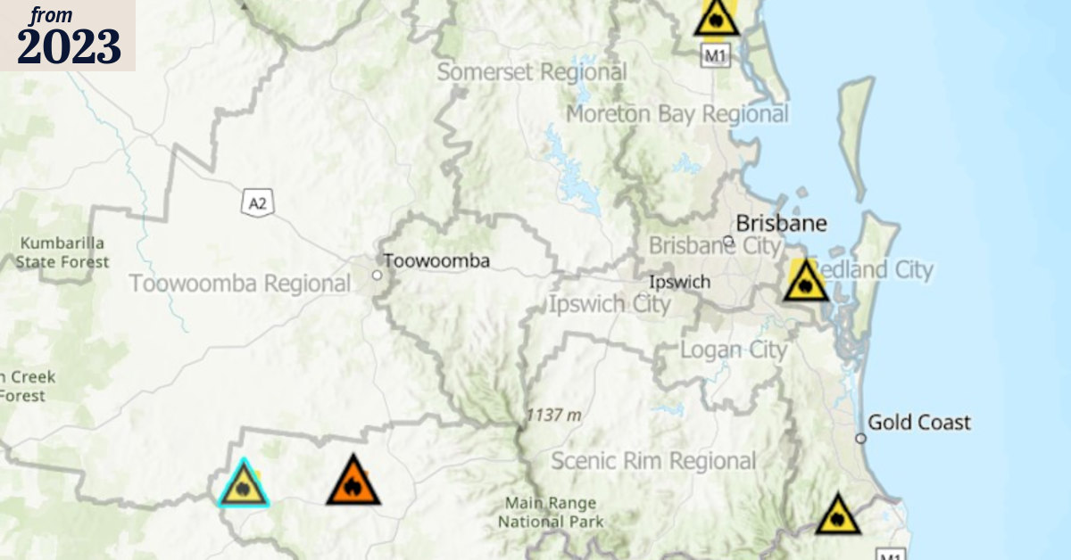 Residents prepare to leave as fire threatens Qld homes