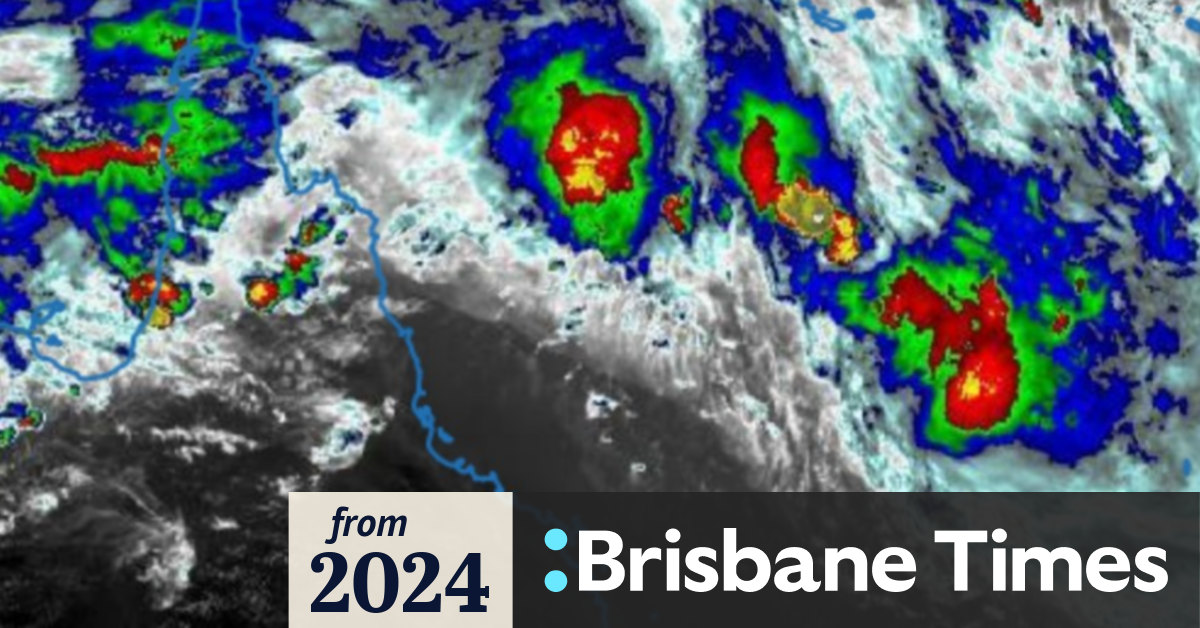 Cyclone set to hit Qld harder and cause flooding for a week