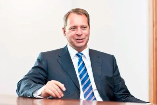 PwC UK boss Kevin Ellis says AI means young staff need to be in the office