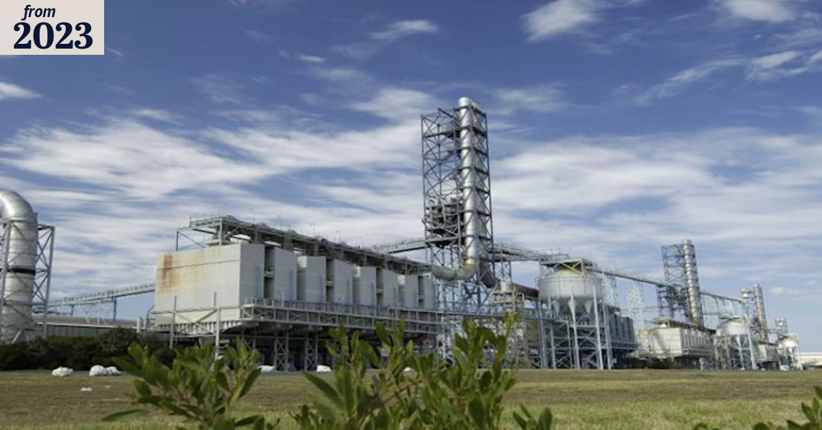 Portland smelter power deal: AGL and Alcoa sign nine-year electricity ...