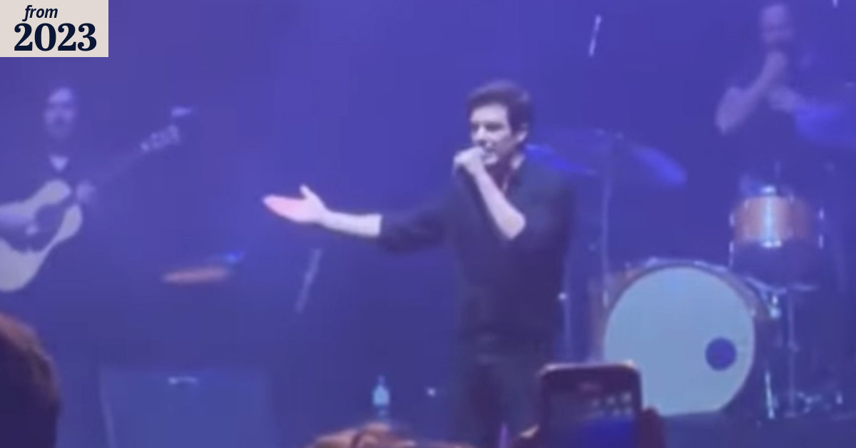 Russia-Ukraine war: The Killers apologise after bringing Russian fan on ...