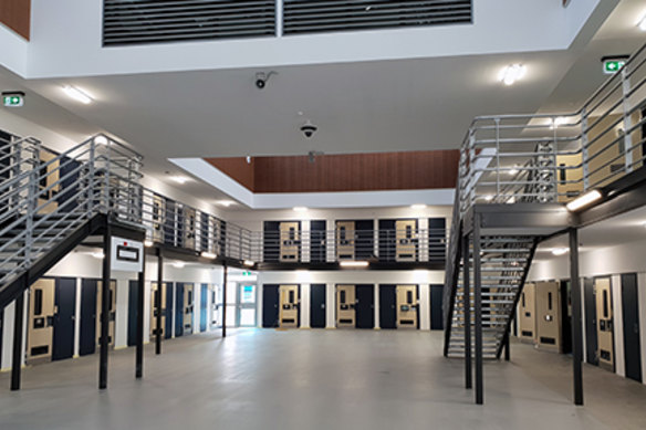Lockdown in Hunter Valley maximum security prison after virus outbreak