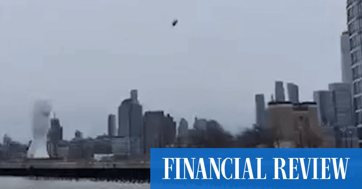 New York helicopter crash: Chopper Bell 206 crashes into Hudson River ...