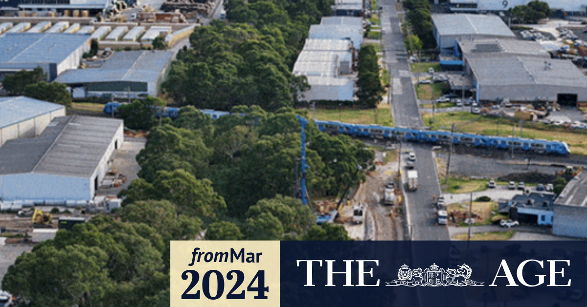 Dandenong South level crossing: Residents oppose removal of level ...