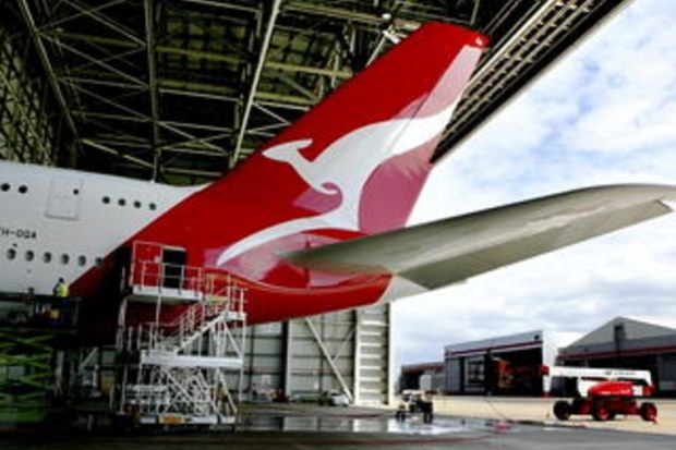 Qantas engineers strike targets peak-hour flights