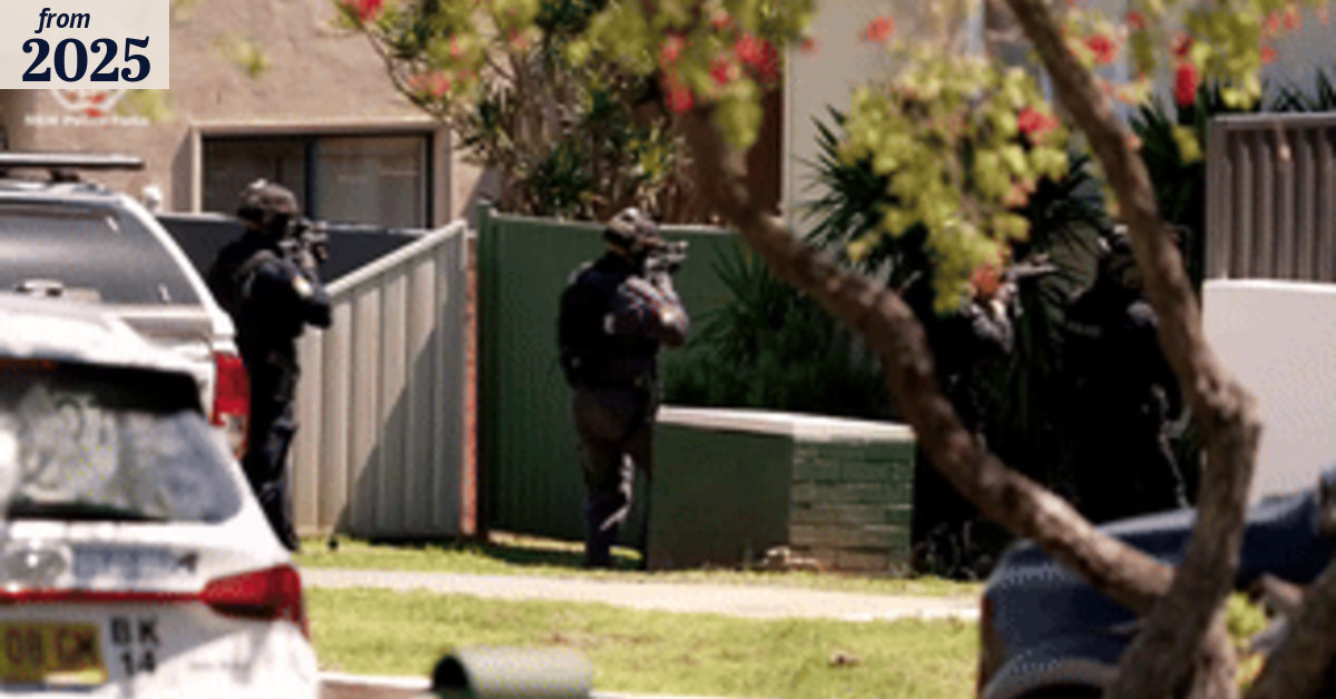 Panania police operation: Wollongbar Avenue flanked by NSW police ...