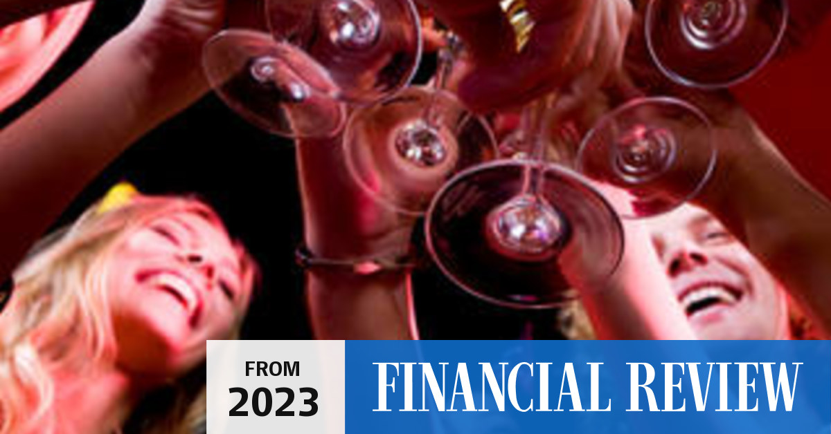 Fake Adelaide NYE yacht party scams $20k from duped partygoers