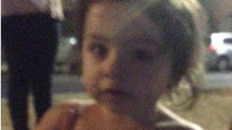 Lost baby girl found on Melbourne street at night