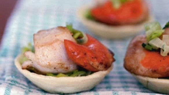 Grilled scallop and leek tartlets