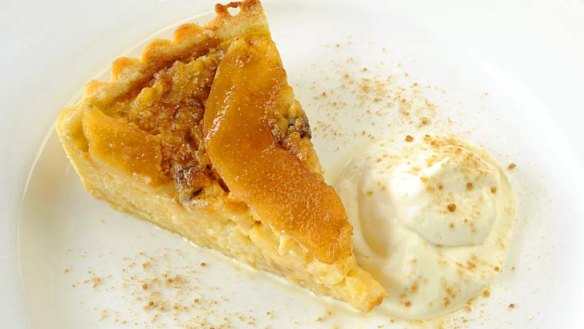 Quince and rice pudding tart