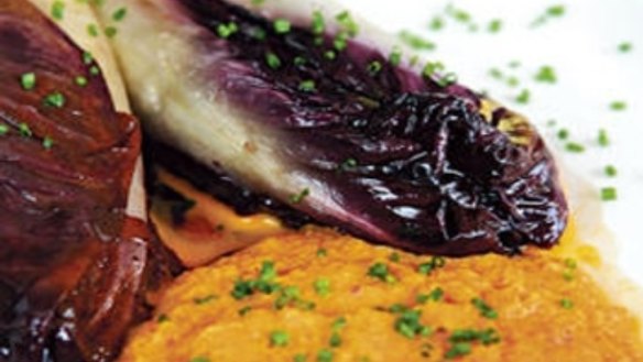 Red-wine-braised treviso with vegetable sauce