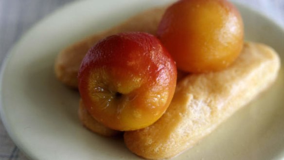 Poached nectarines with sponge fingers