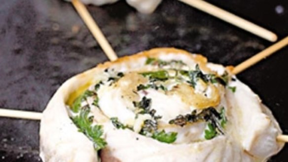 Grilled flathead fillets with parsley and garlic