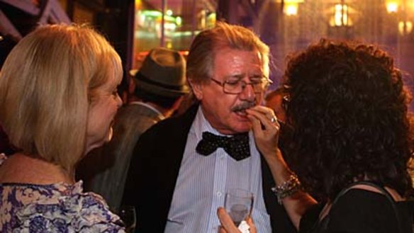 Tony Bilson bites back at loss of hat