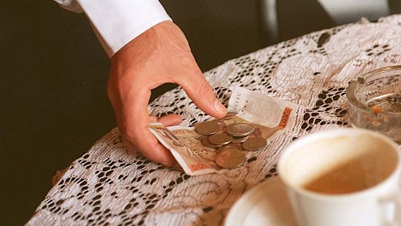 A guide to tipping in the US: when do I tip and how much?