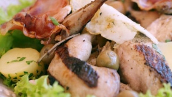 Quail salad with fried quail eggs