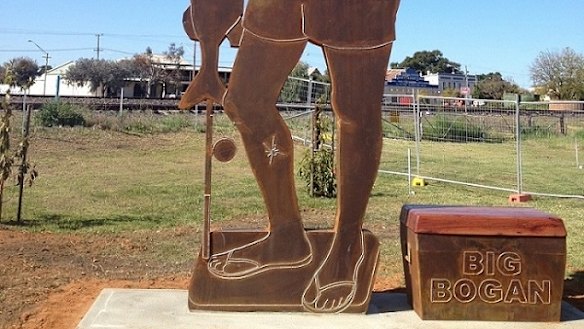 Big Bogan statue unveiled in NSW town of Nyngan
