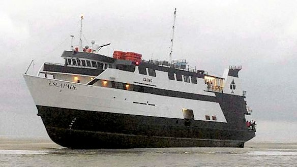 Georgia, USA: Stranded casino cruise ship The Escapade frees itself