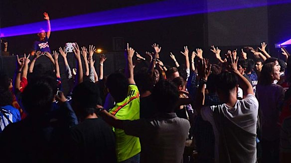 Japan moves to ease dancing ban