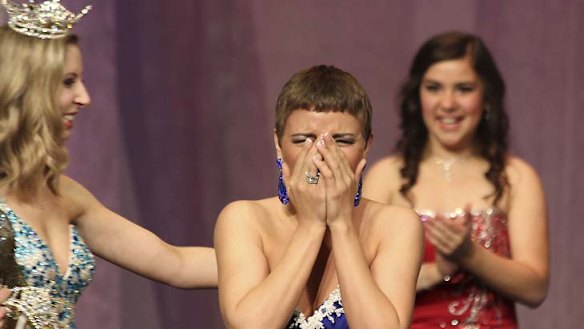 Bald and beautiful: Debbe's a queen for a cause