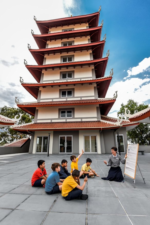 Meditation meets maths in Melbourne's first Buddhist school in Springvale