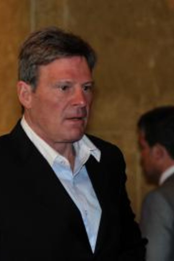 Sam Newman exposes himself on The Footy Show