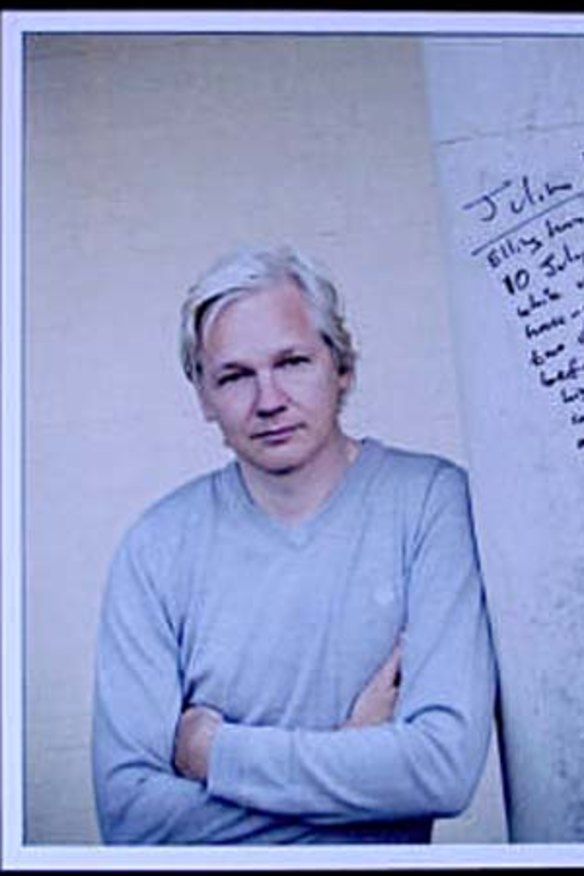 WikiLeaks offers scoop to eBay