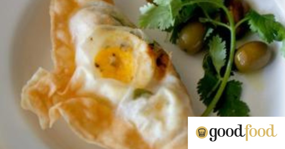 Hot food: Brik Tunisian pastry