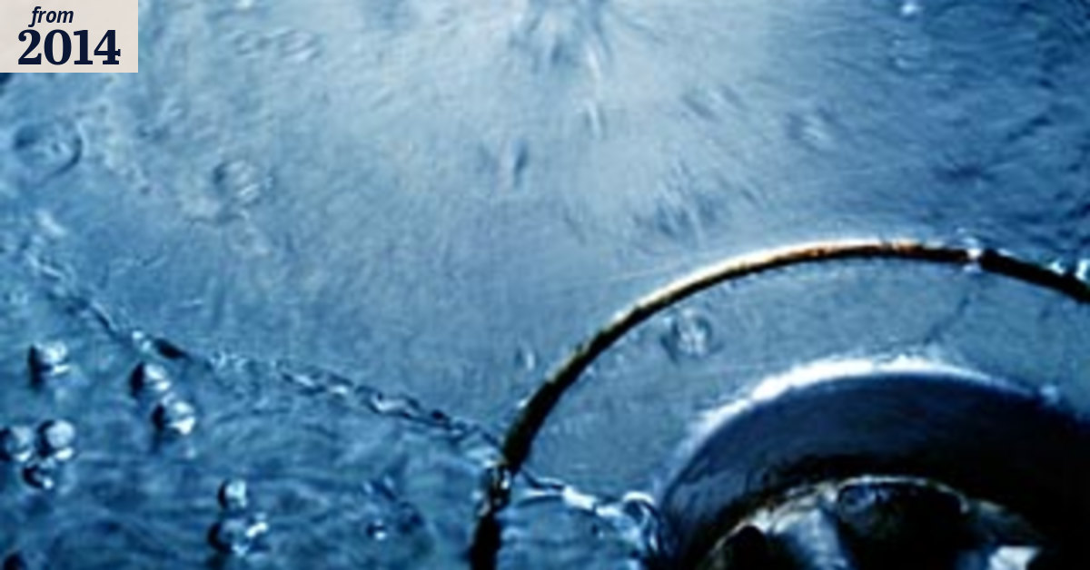 Billions of litres of water bursts out of WA pipes