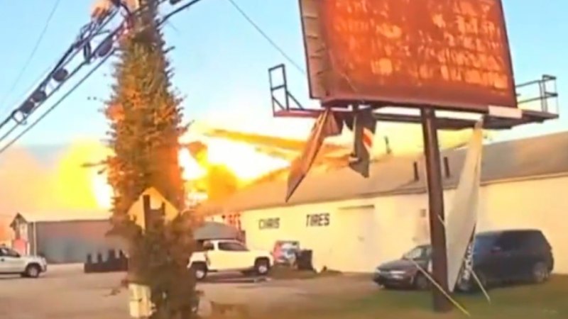 Death toll rises to at least 12 in Louisville plane crash