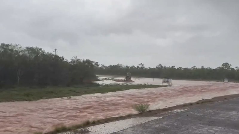 Life-threatening floods set to hit Queensland