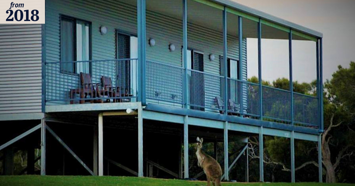 WA farmstay family and guests saved by firefighters in a paddock