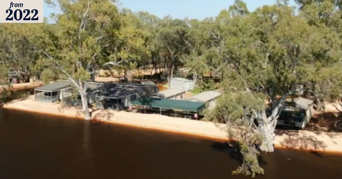 Failing levee in South Australia under repair
